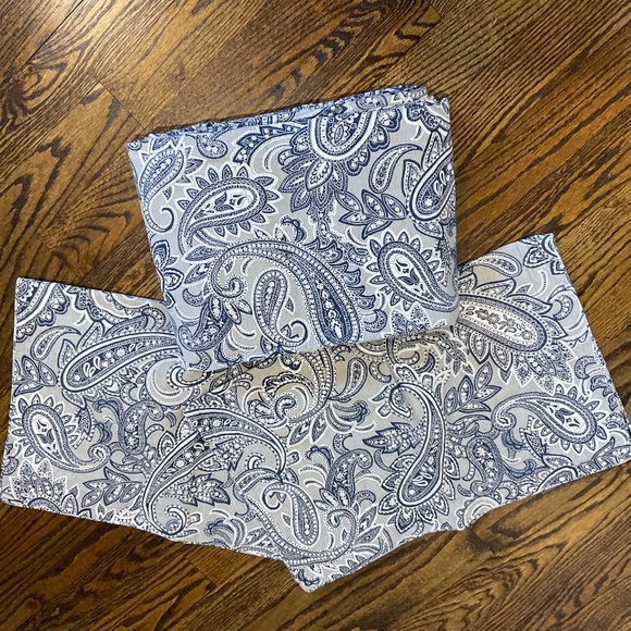 Tommy Hilfiger | Bedding | Tommy Hilfiger Queen Duvet Cover And 2 Shams ...